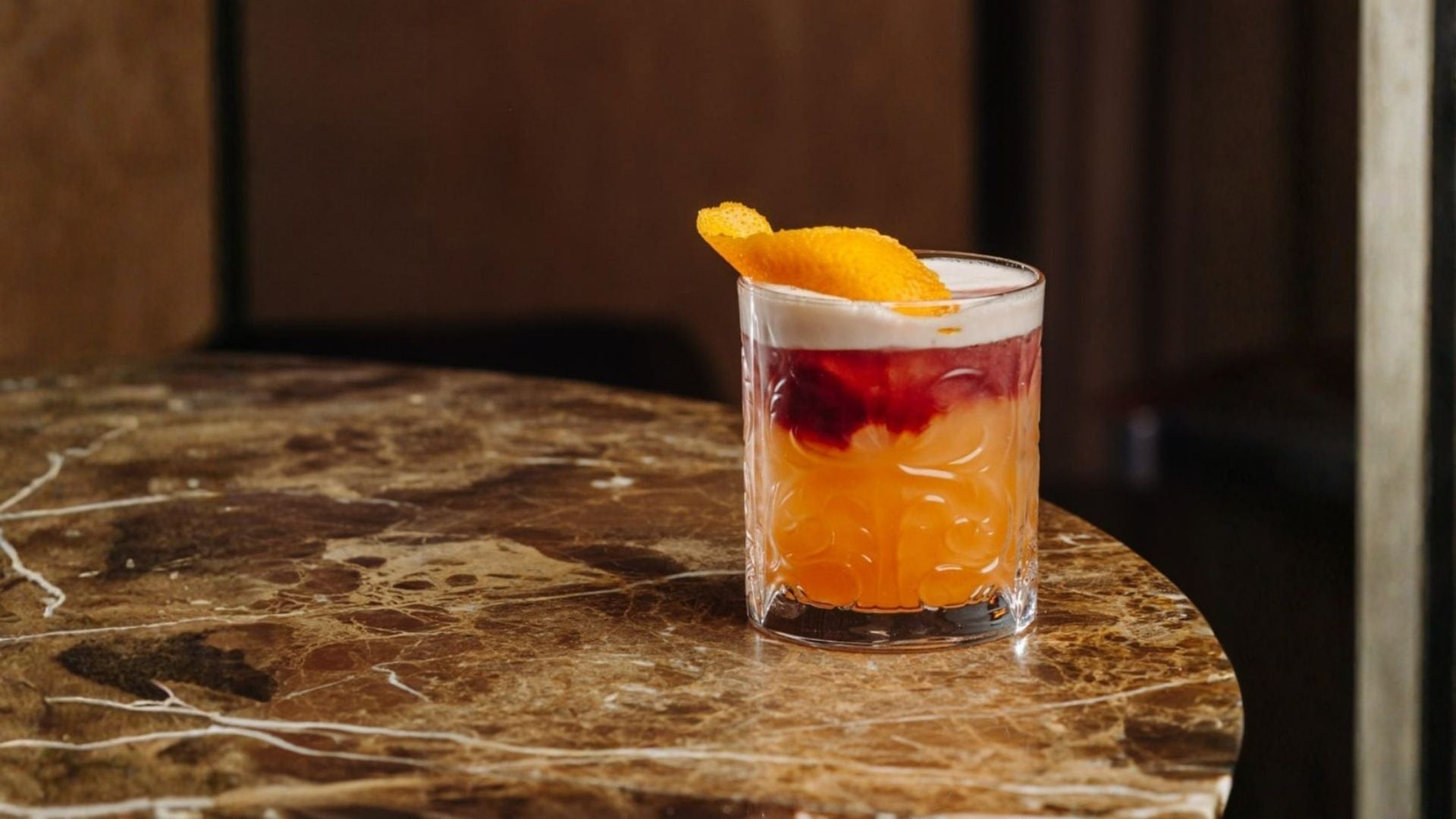 New York Sour: o clássico que une a arte da coquetelaria ao sabor prof – Vinsel Vinhos